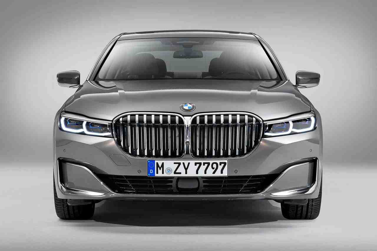 Top 10 New Cars With Big Screens in 2024
